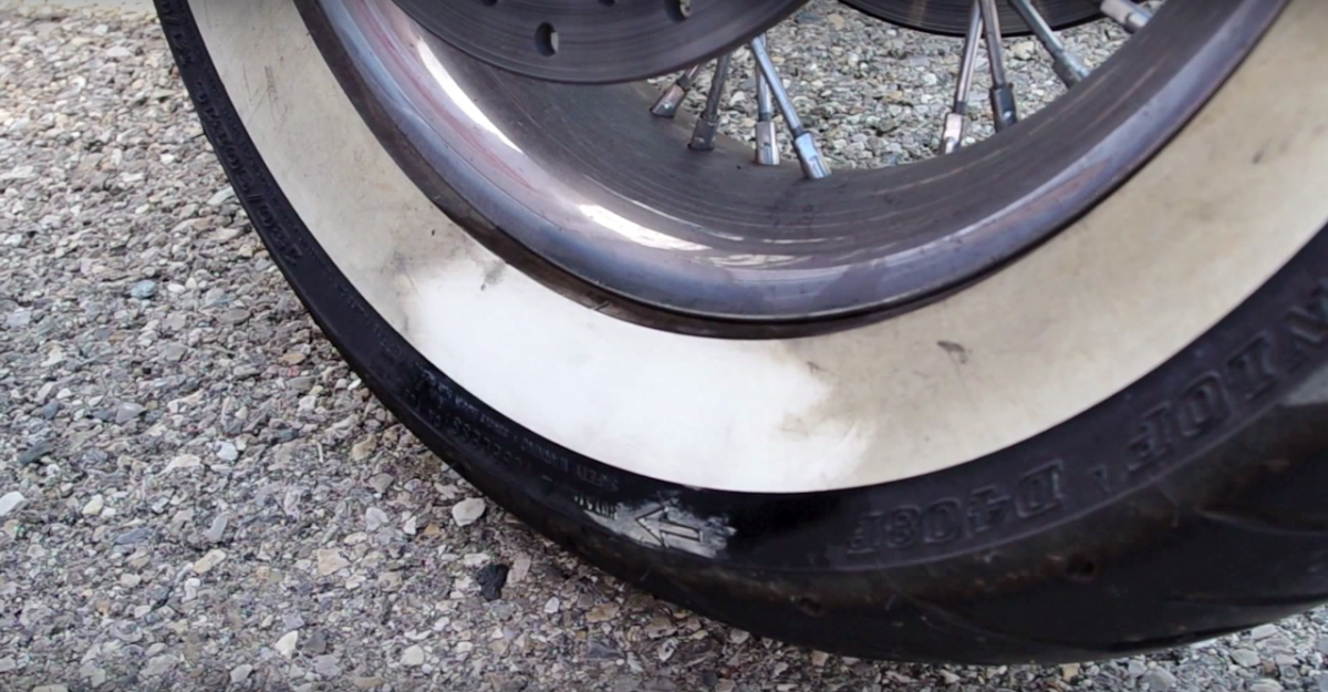 Un pneu qui revit – Vulcanet Moto BE